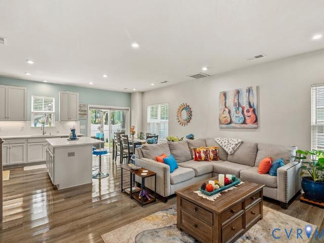 10913 Genito Square Drive
