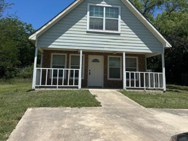 10910 Shady Oaks Dr, Runaway Bay, TX 76426