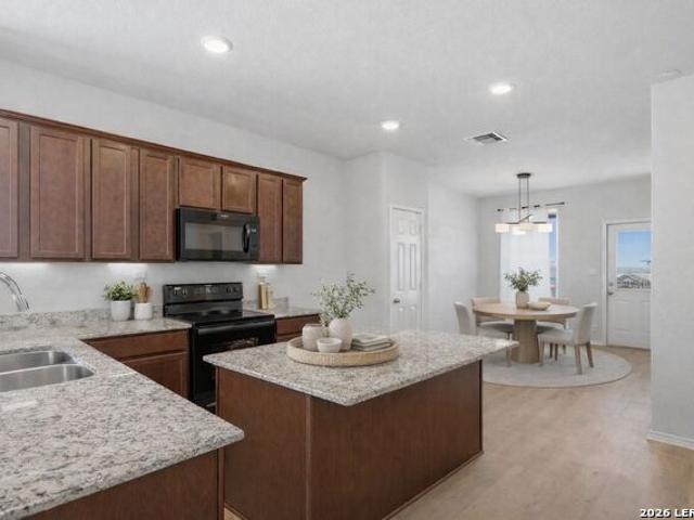 10911 Balmorhea