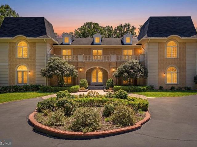 10911 Belgravia Ct, Great Falls, VA 22066