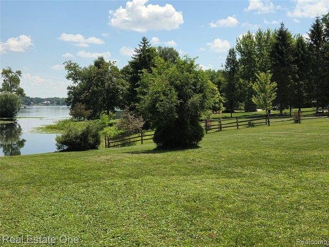 10911 Devils Lake Hwy, Woodstock Township, MI 49220