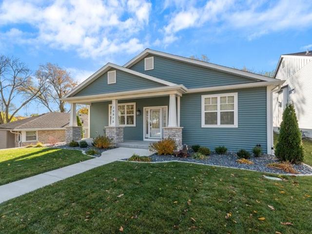 10915 W Wisconsin Ave, Wauwatosa, WI 53226