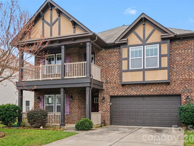 10916 Tower Oak Dr, Charlotte, NC 28269 | MLS #4352