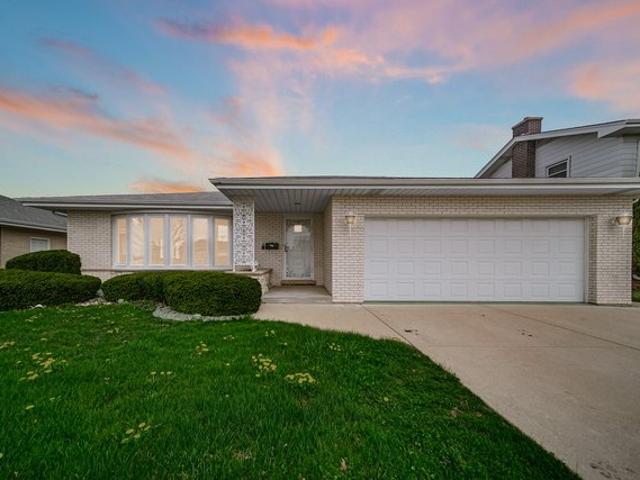 10916 Kingston St, Westchester, IL 60154