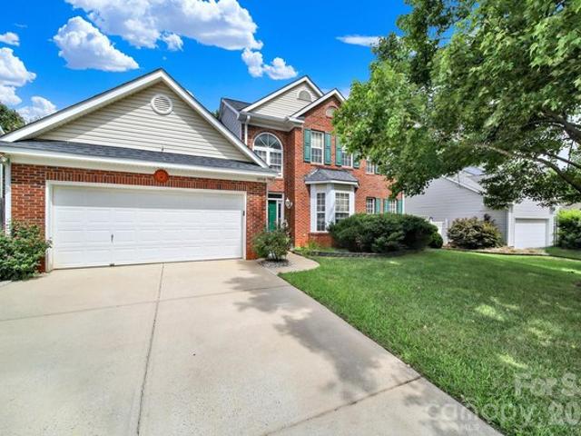 10918 Chamberlain Hall Ct, Charlotte, NC 28277