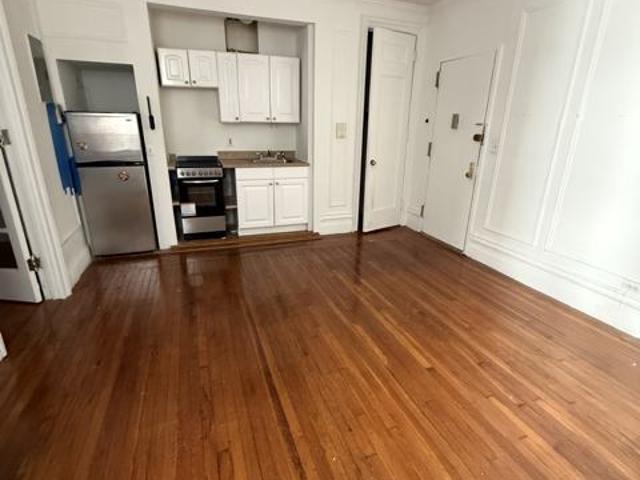 #1091 Bright, updated 1 bed/1 bath in Morningside