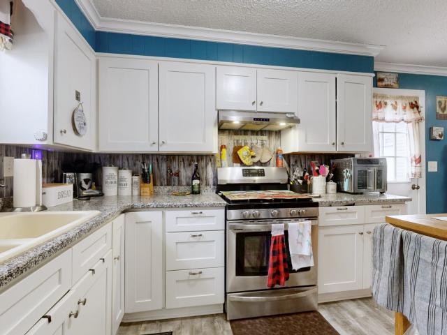 1091 Browns Ln
