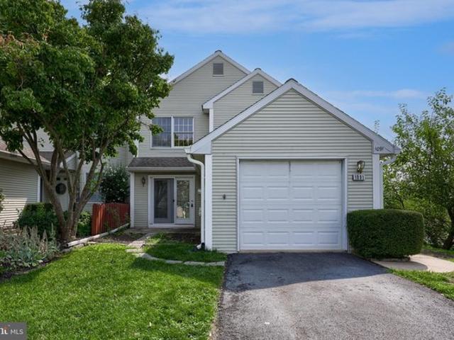 1091 Country Hill Dr, Harrisburg, PA 17111