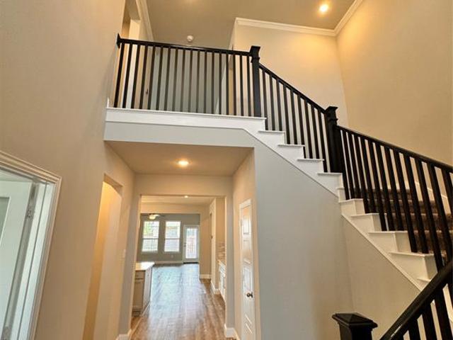 1091 Putnam Drive