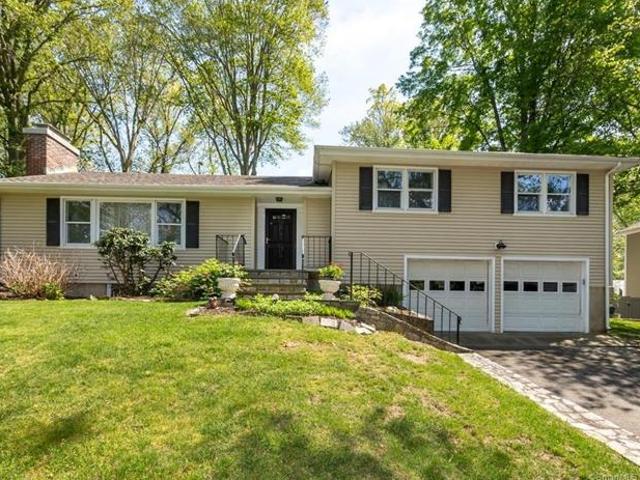 1091 Stillson Rd, Fairfield, CT 06824