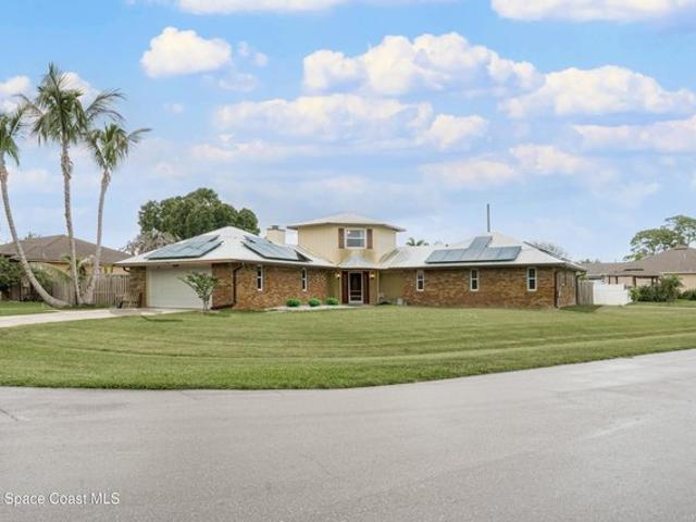 1091 SE Spinnaker Ave, Port Saint Lucie, FL 34983