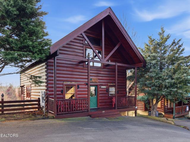 1091 Towering Oaks Drive