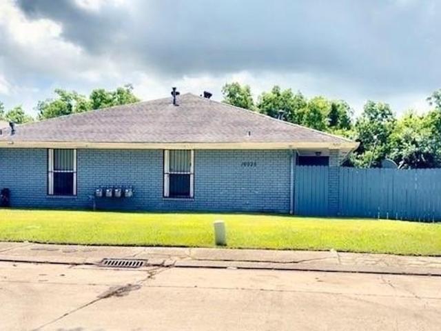 10920 Roger Dr, New Orleans, LA 70127