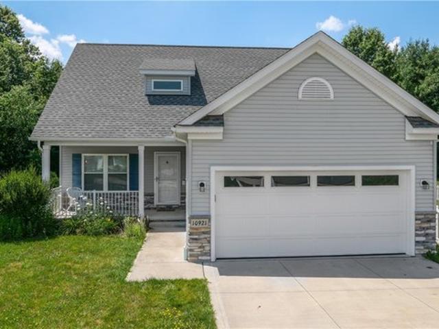 10921 Fox Den Cir, Garrettsville, OH 44231