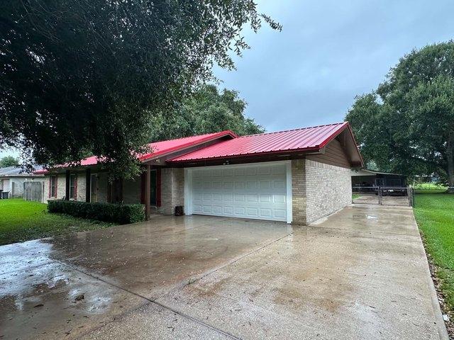 10922 Glen Oaks St, Beaumont, TX 77705