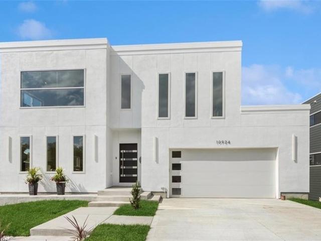 10924 W 67th St, Shawnee, KS 66203