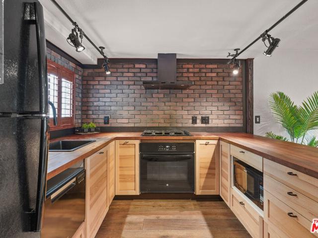 10926 Bluffside Dr, Unit 3, Studio City, CA 91604 | MLS #26762