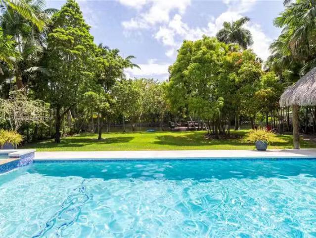 10926 GRIFFING BLVD, BISCAYNE PARK, FL 33161 Single Family Res.