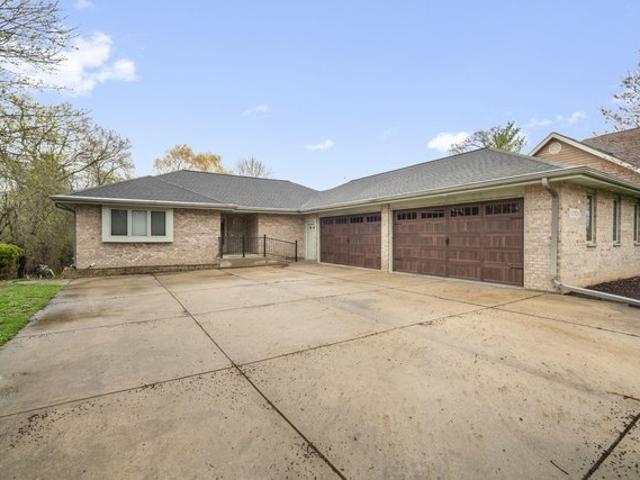 10928 W Church St, Franklin, WI 53132