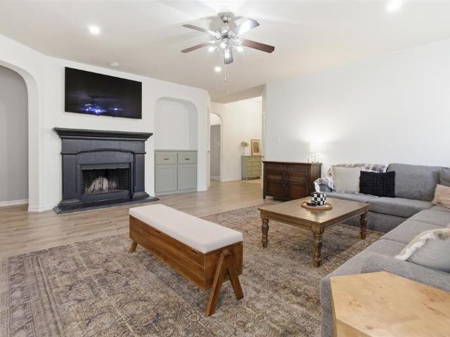 10928 Middleglen Rd, Fort Worth, TX 76052 | MLS #21204