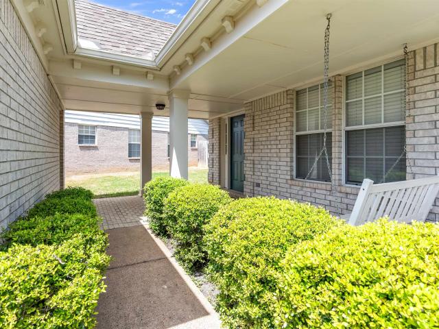 1092 e montebello cir