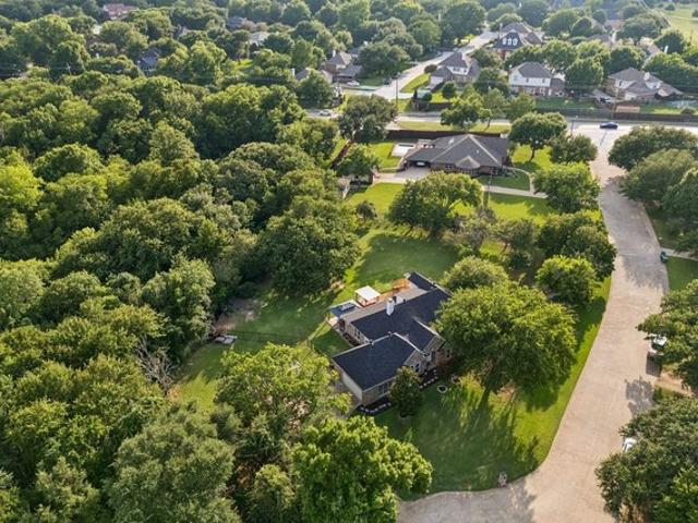 1092 Holly Ln, Lewisville, TX 75067
