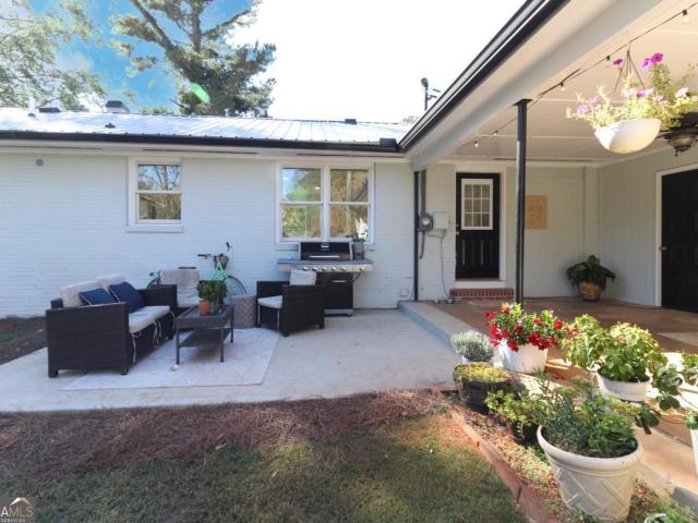 1092 Lake Drive