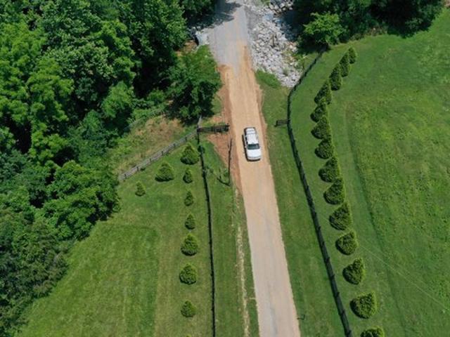 1092 Shoulder Strap Branch Rd, Vanleer, TN 37181