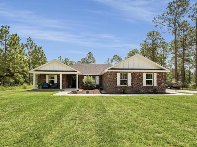 1092 Ten Lake Dr, Defuniak Springs, FL 32433