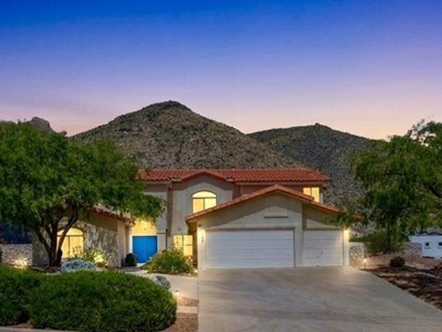 1092 Thunderbird Dr, El Paso, TX 79912