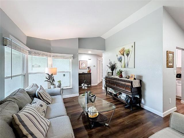 1092 W Riviera Blvd, Oviedo, FL 32765 | MLS #O6400 | Compass