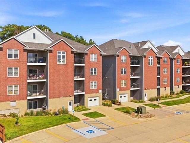 1092 Walnut Ave Unit 205, Riverside, IA 52327