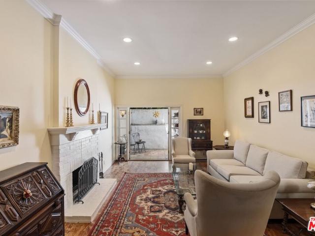 10933 Wellworth Ave, Unit 18, Los Angeles, CA 90024 | MLS #26827