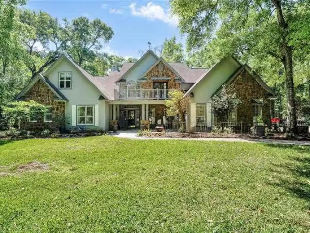 10933 Lake Forest Dr, Conroe, TX 77384