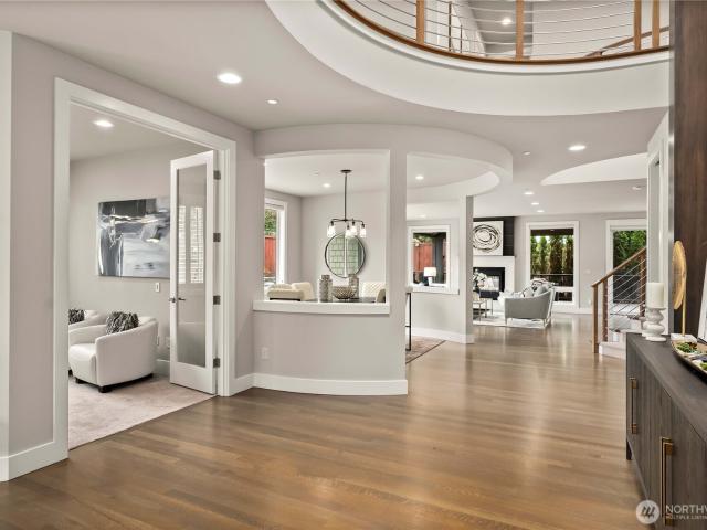 10933 NE 60th St, Kirkland, WA 98033 | Compass