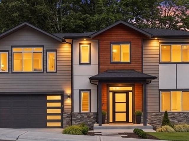10930 NE 120th St, Kirkland, WA 98034