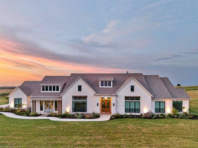 10932 Gregory Rd, Sanger, TX 76266