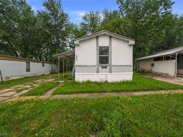 10938 Leader Rd, Chardon, OH 44024
