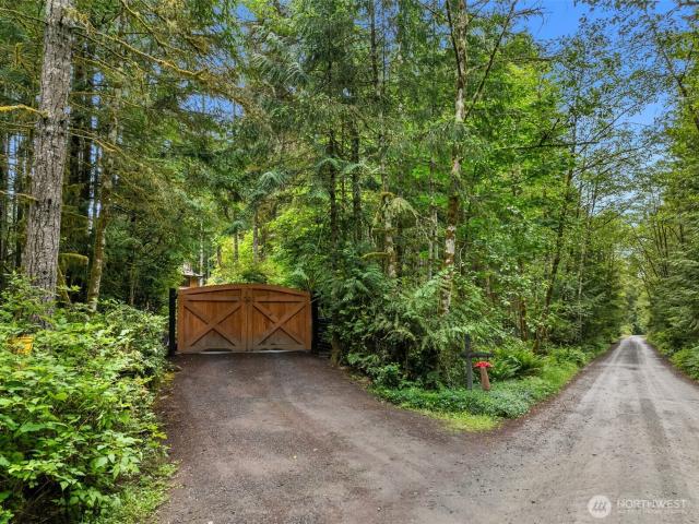 1093 NW Mushroom Lane