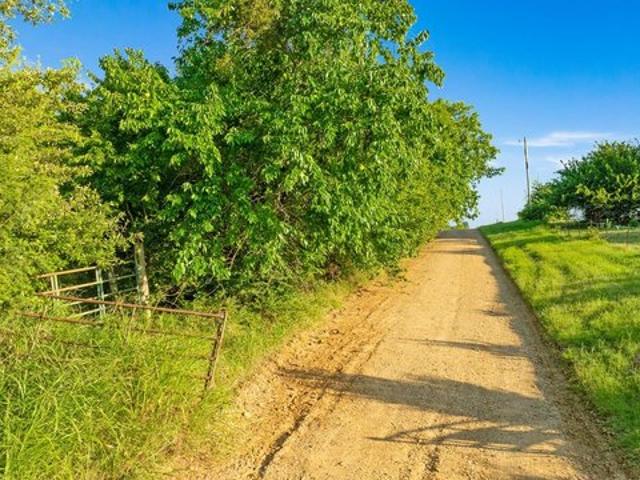 1093 N 4260 Rd, Hugo, OK 74743