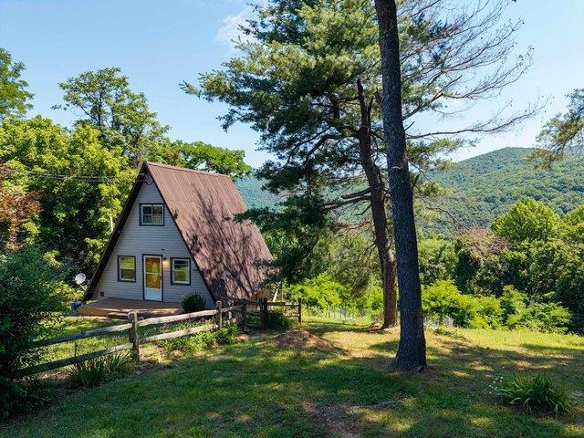 1093 Overlook Mountain Rd, Elkton, VA 22827