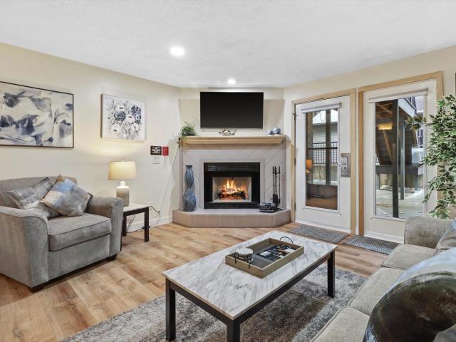 1093 Canyon Road
