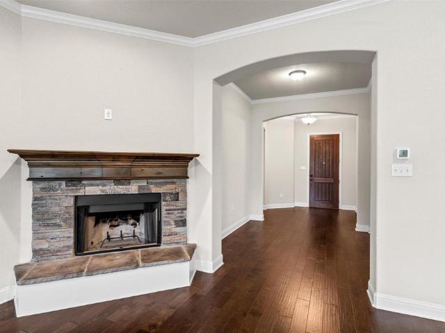 1093 Hesselridge Drive