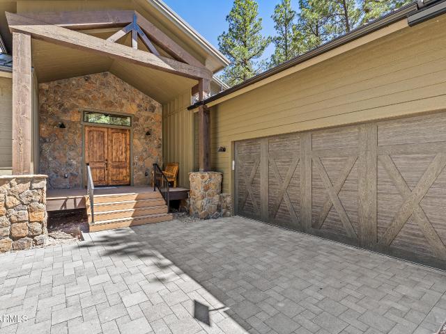 1093 Redwall Way