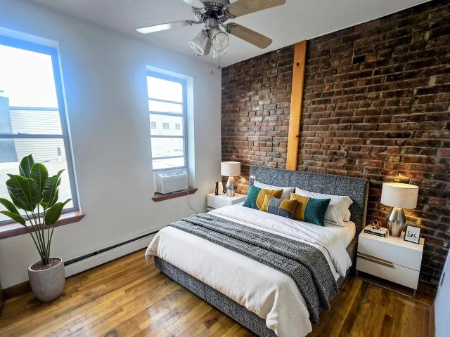 1093 Summit Ave # 10