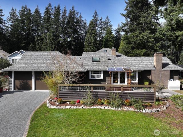 1093 Village Loop