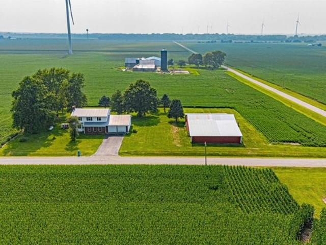 1093 2 th Ave, Chestnut, IL 62518