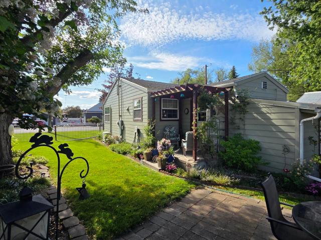 109 3rd Street
