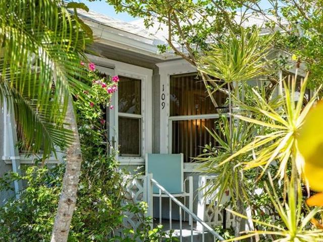 109 12th Ave, Saint Pete Beach, FL 33706