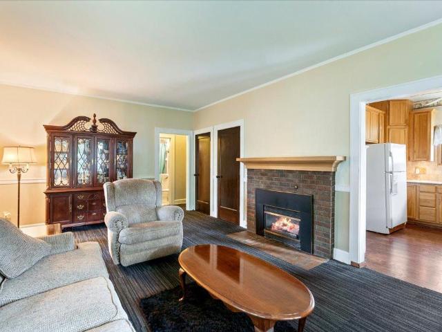 109 2nd Street NW